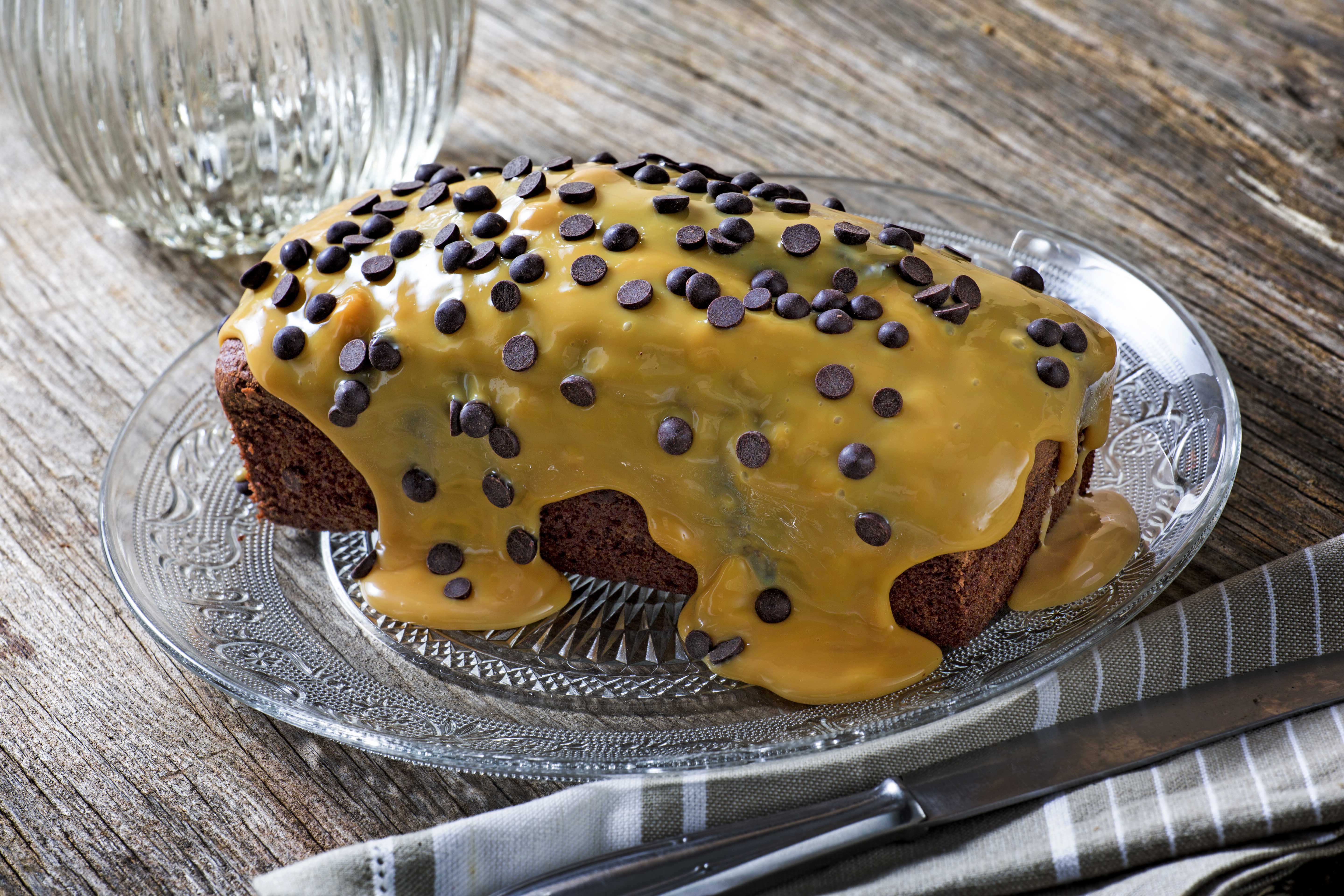 Kέικ σοκολάτας με κρέμα καραμέλας (dulce de leche)